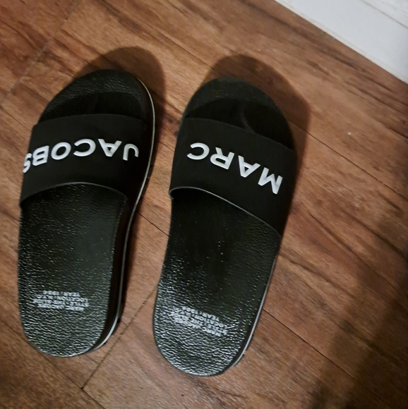 Marc Jacobs | Shoes | Nib Marc Jacobs The Slide Logo Slip On Slides ...